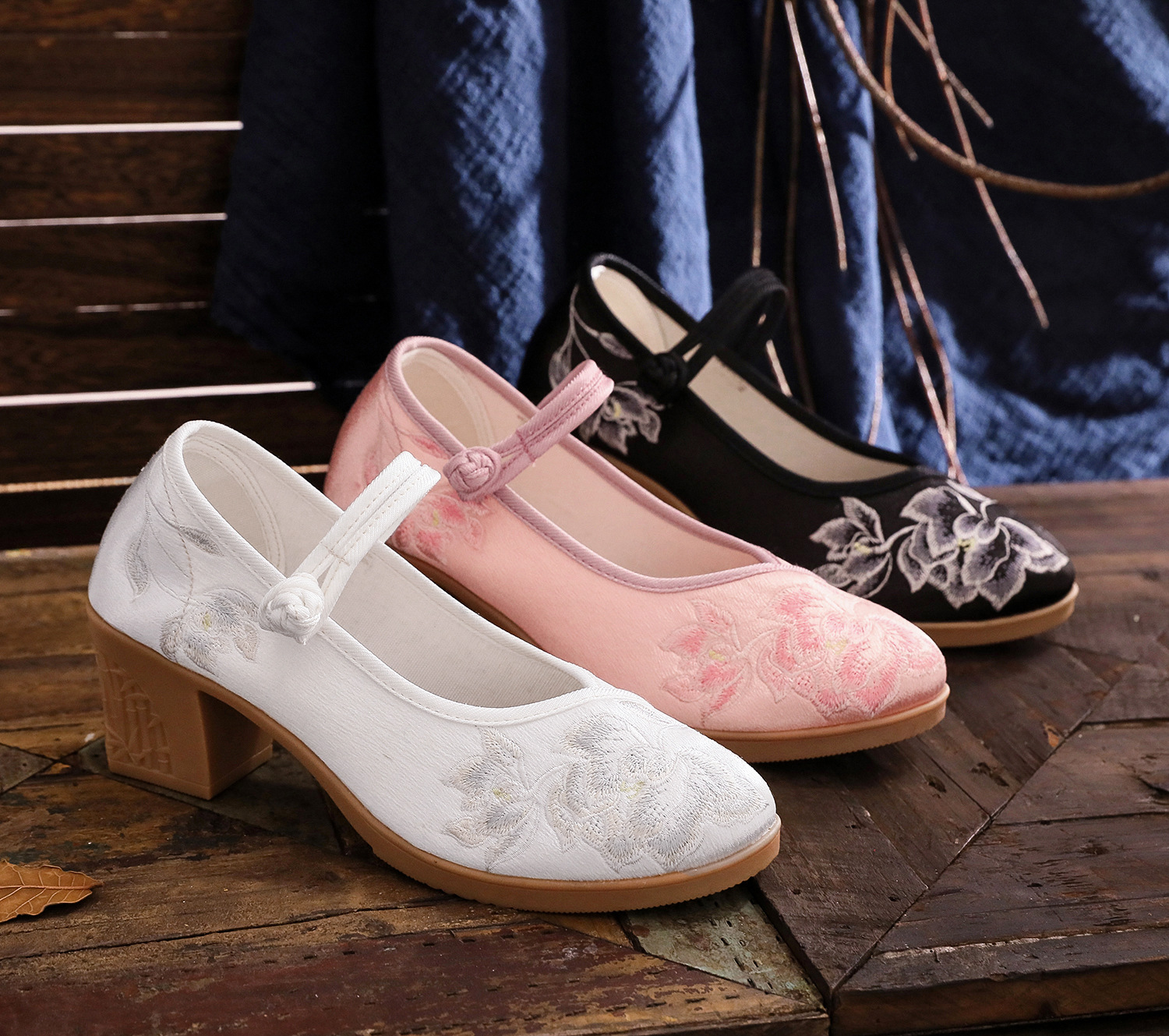 Traditional Chinese Floral Embroidered High Heels – YiQ Creations