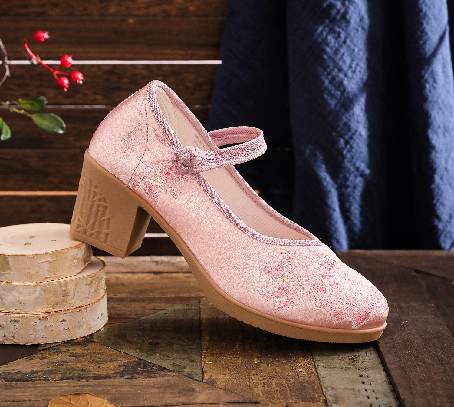 Traditional Chinese Floral Embroidered High Heels – YiQ Creations