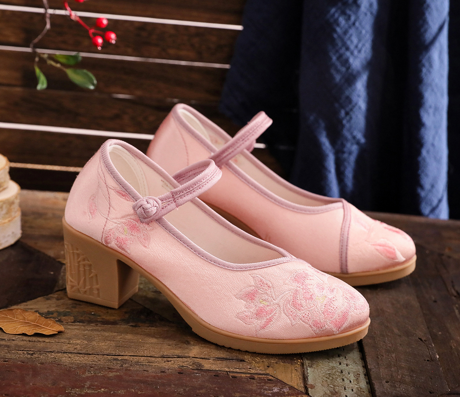 Traditional Chinese Floral Embroidered High Heels – YiQ Creations