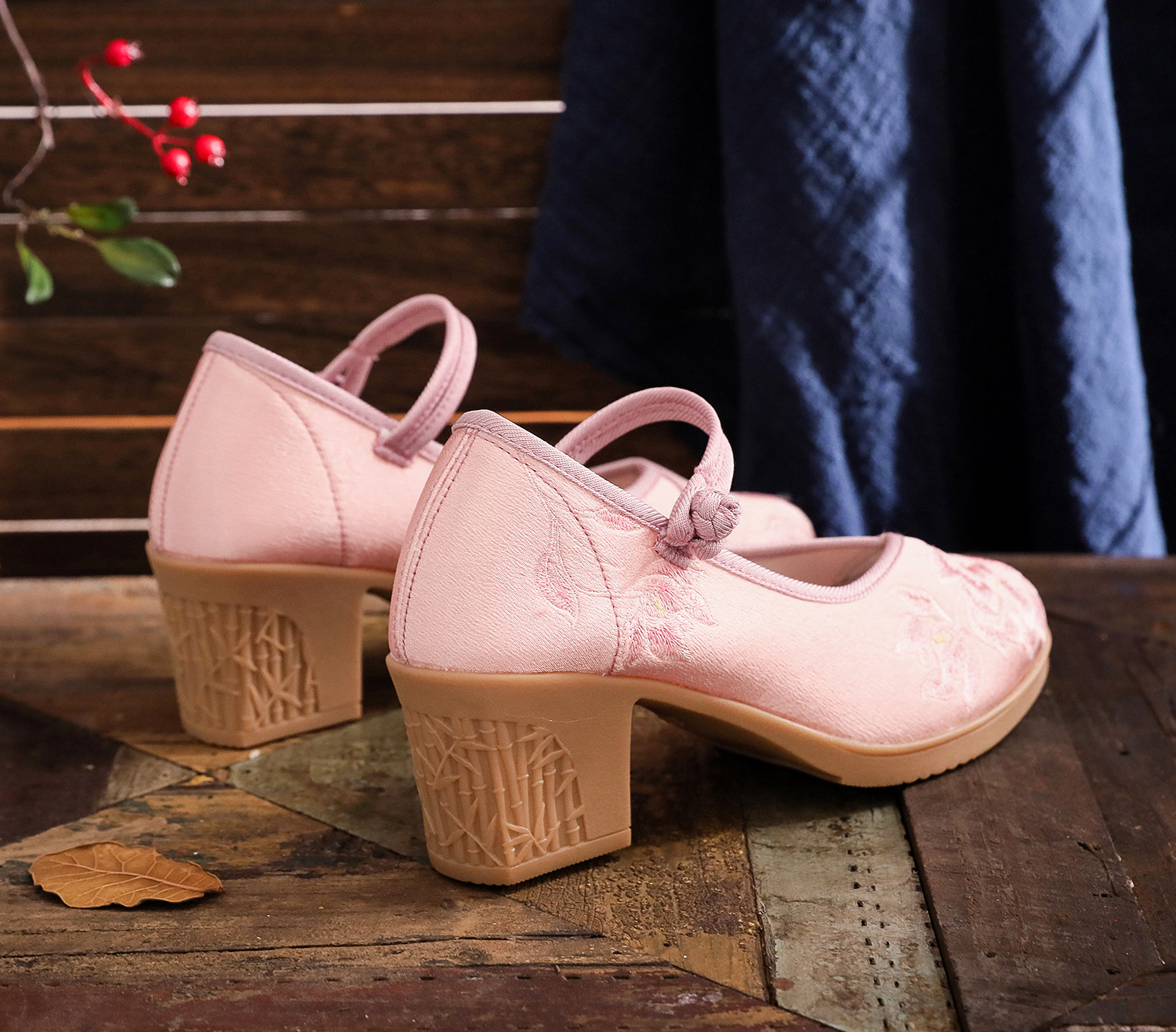 Traditional Chinese Floral Embroidered High Heels – YiQ Creations