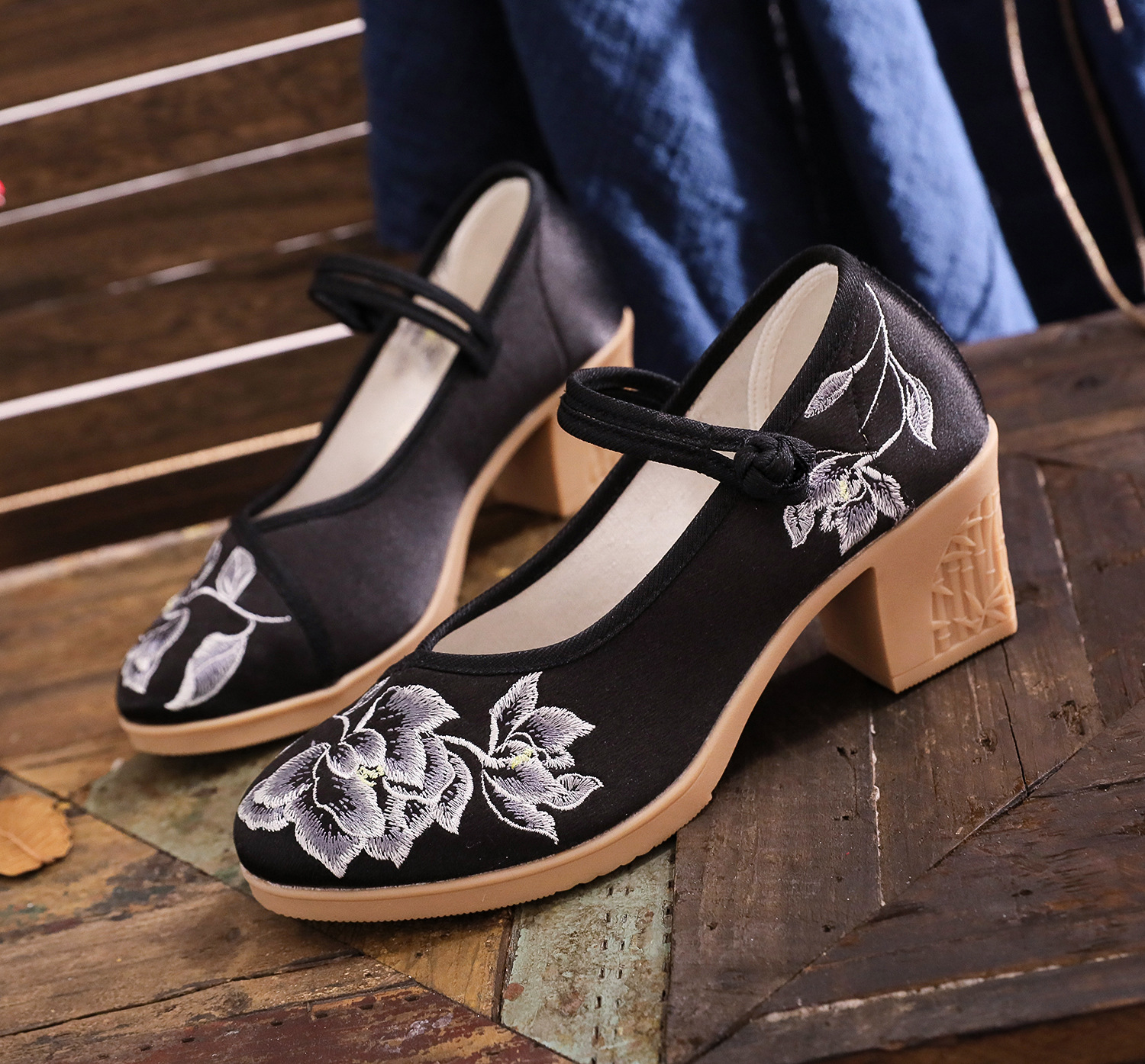 Traditional Chinese Floral Embroidered High Heels – YiQ Creations