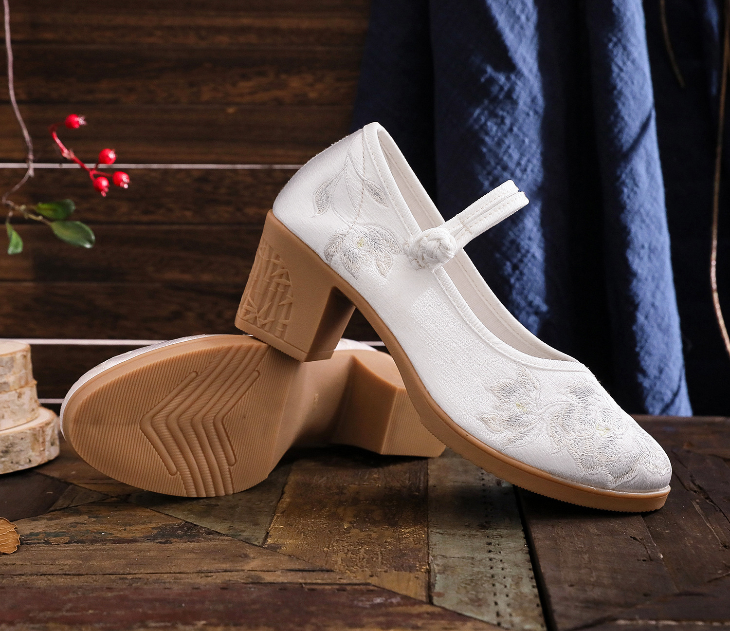Traditional Chinese Floral Embroidered High Heels – YiQ Creations